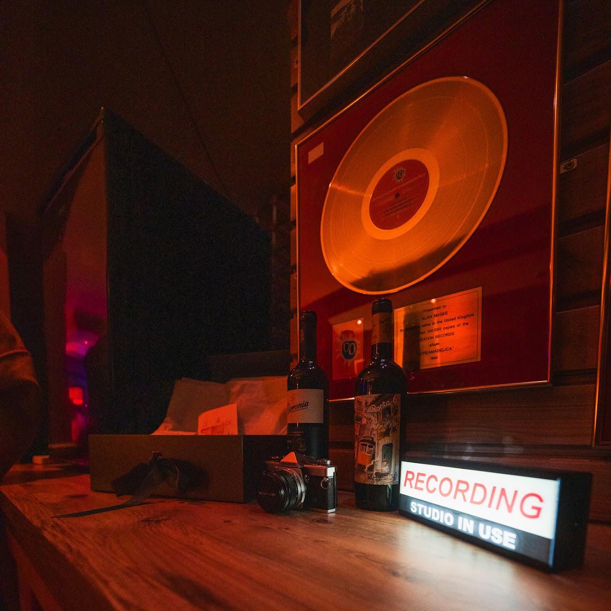 BAR STOOL SESSIONS: A Live Music Night