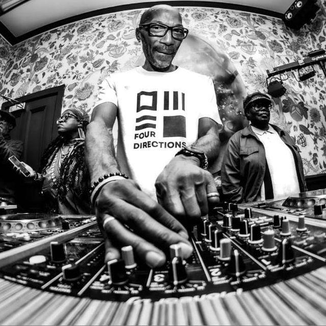 DJ JOHNNY RECKLESS: A Night of Interconnected Rhythms